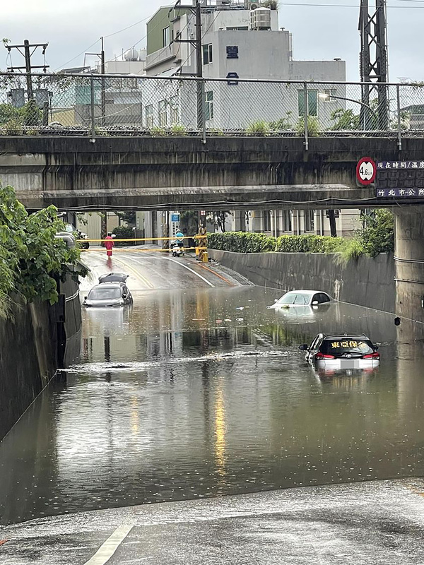 Video Heavy Rains Lead To Flooding In Hsinchu County News Rti